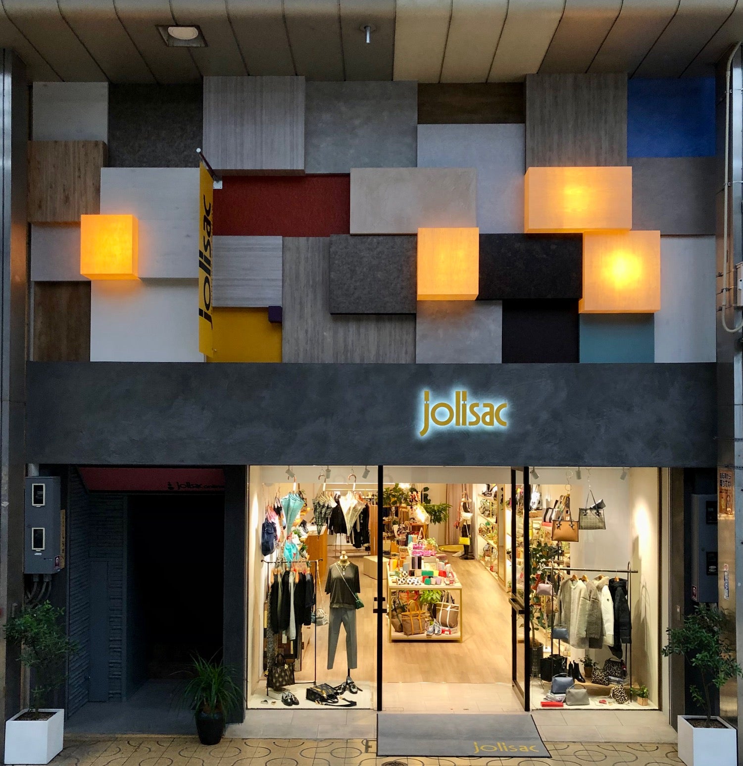 Jolisac retail store, Japan – EBB & FLOW